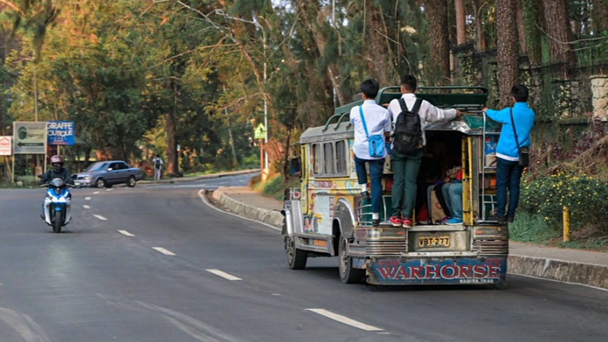 No Overcrowding Allowed in Jeepneys, PUVs, and Buses: LTFRB
