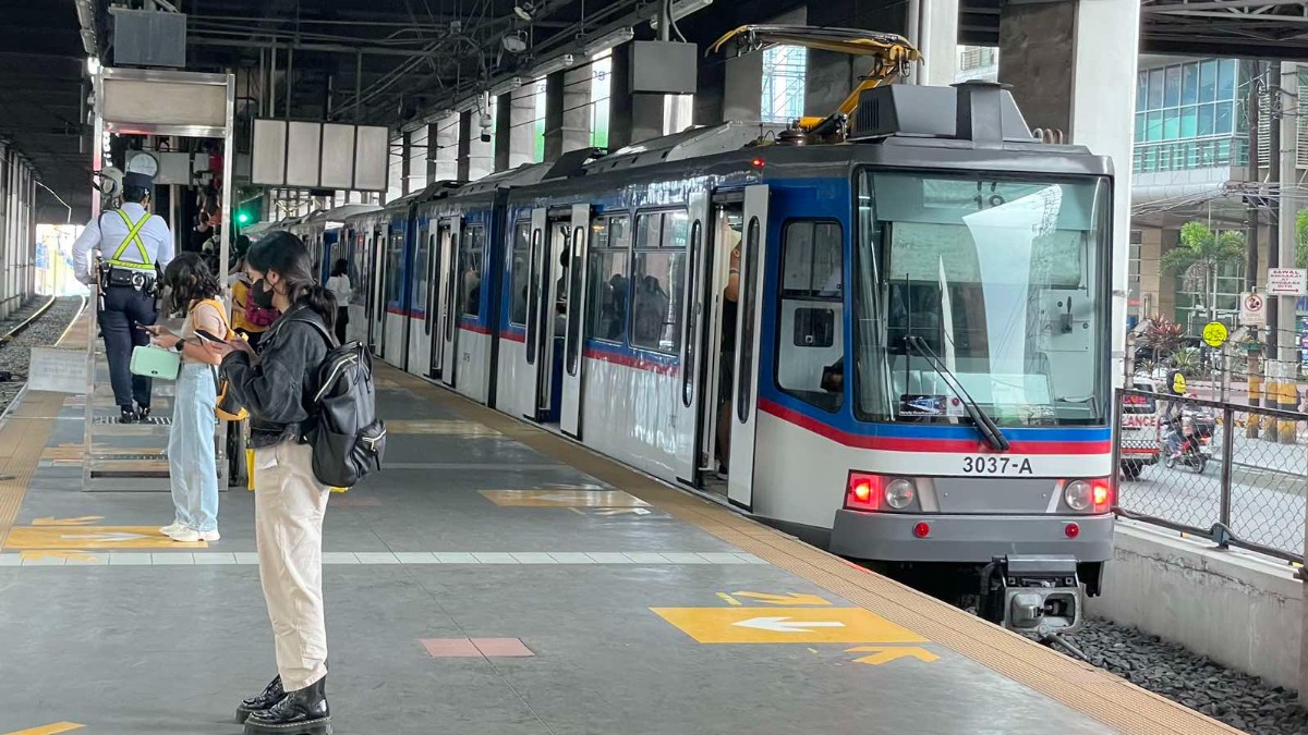 Here's How You Can Ride the LRT-2 and MRT-3 for Free Every Wednesday in ...