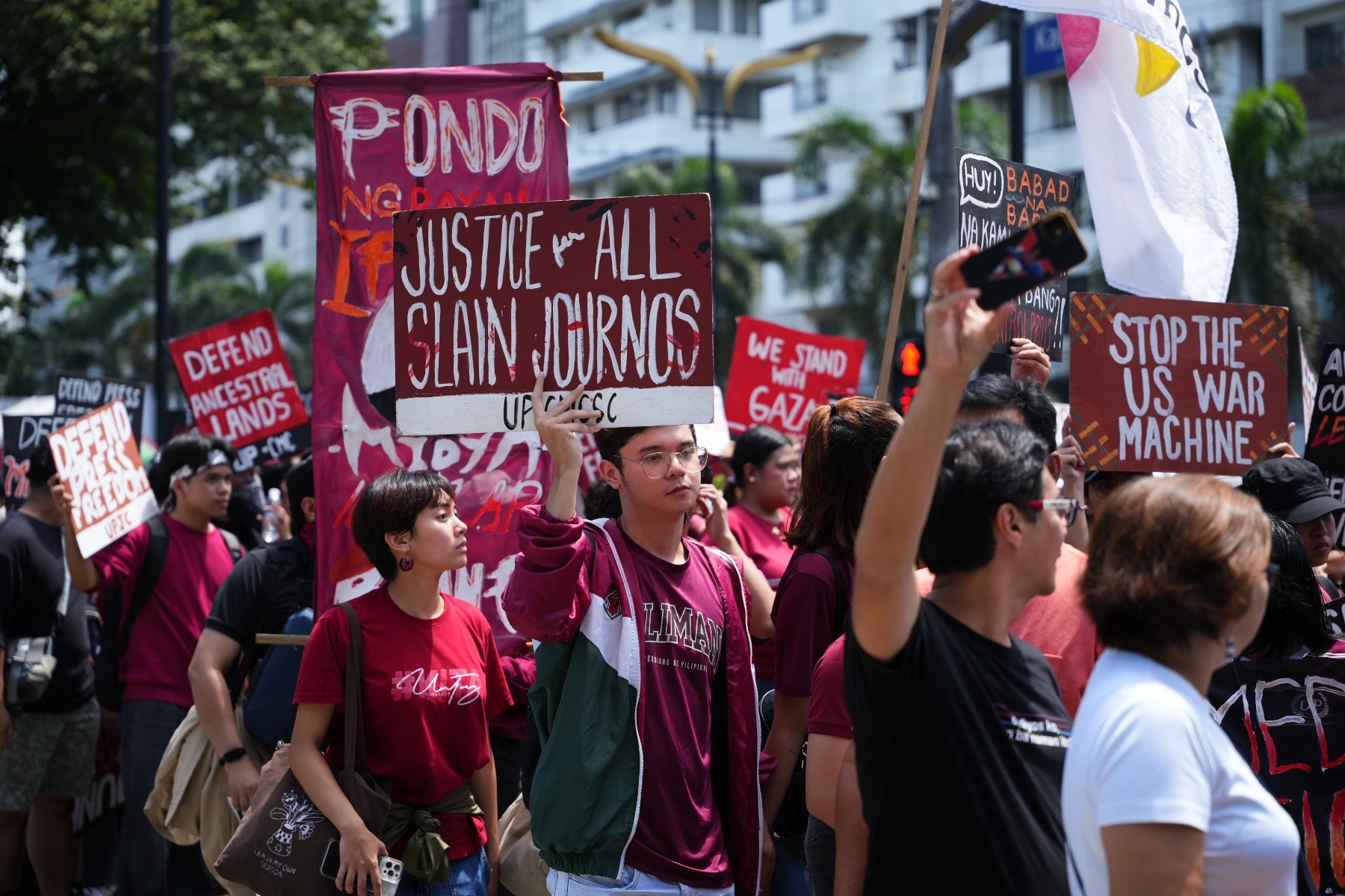 LOOK: Nearly 50,000 Turn Out for Luneta Protest Against Corruption