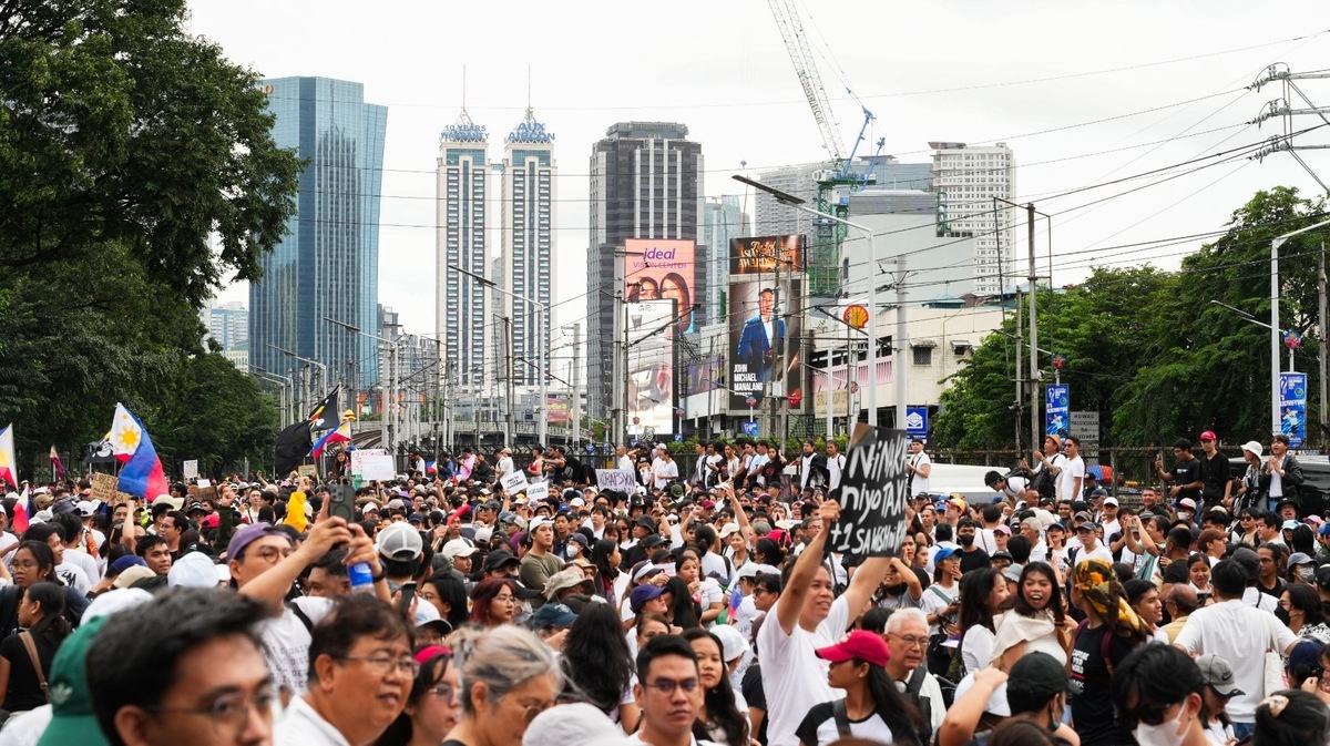 Trillion Peso March to Stage Weekly Protests Until November 30